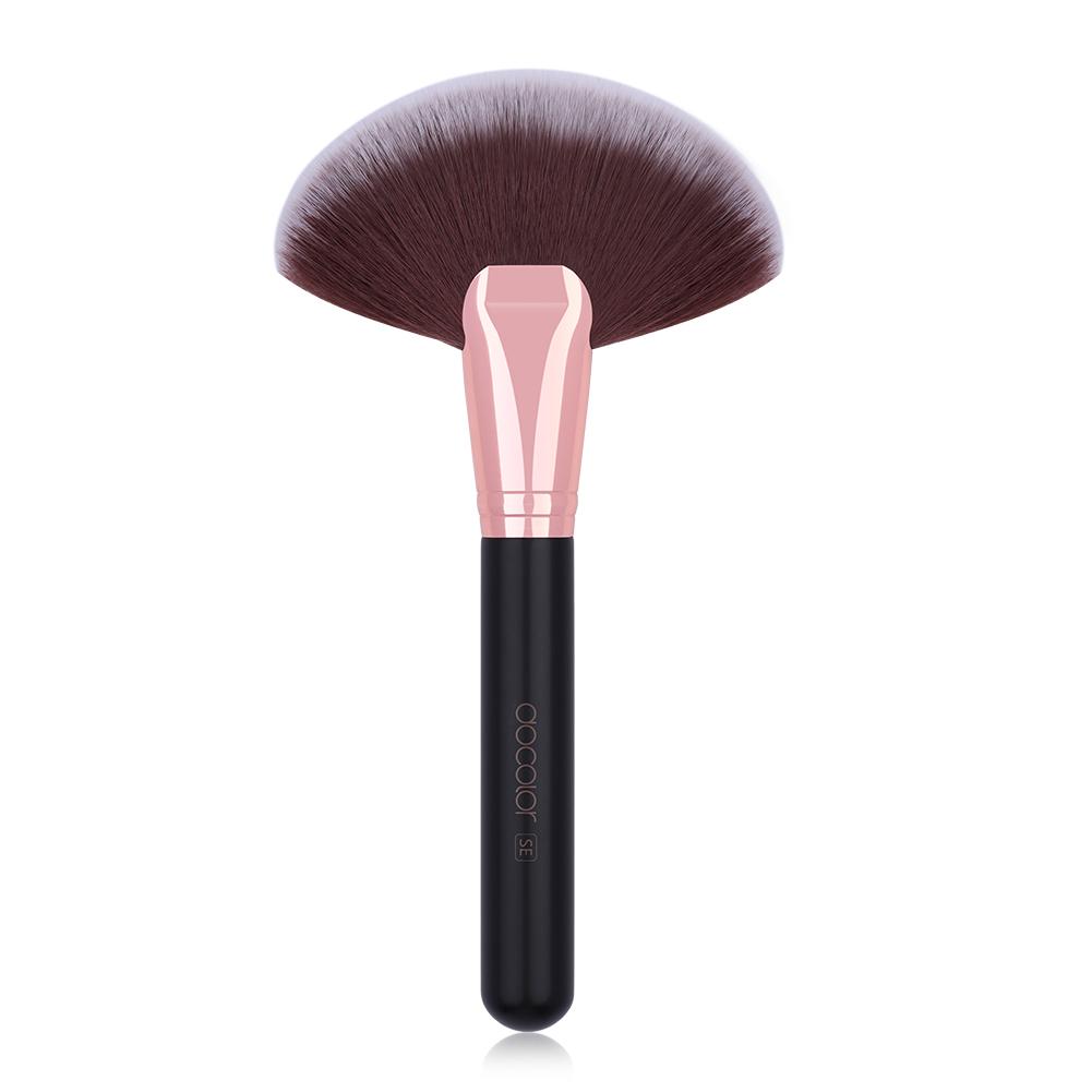 Fan Makeup Brush